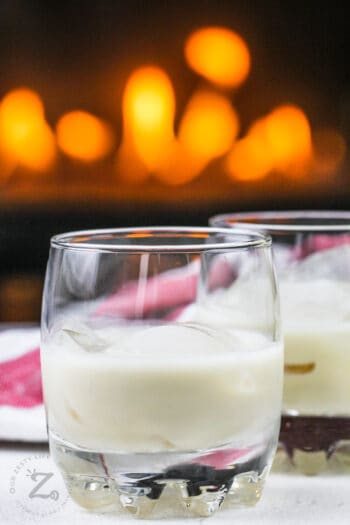 Homemade Irish Cream (Easy 10 Minute Recipe!) - Our Zesty Life