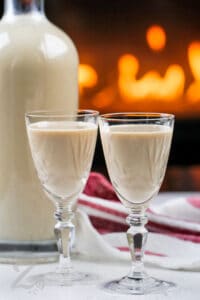 Homemade Irish Cream (Easy 10 Minute Recipe!) - Our Zesty Life